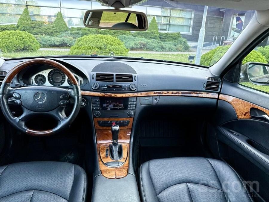 Brown Mercedes-Benz E 220 2007 in Riga, with an engine capacity of 2.20 L and mileage of 301 thousand km for 3550 €, photo 13 on AUTOMOTO.COM.LV