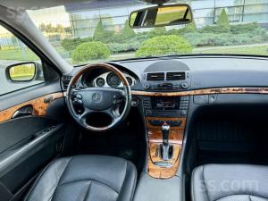 Brown Mercedes-Benz E 220 2007 in Riga, with an engine capacity of 2.20 L and mileage of 301 thousand km for 3550 €, photo 14 on AUTOMOTO.COM.LV