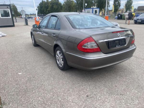 Brūns Mercedes-Benz E 220 2007 Marijampole, ar dzinēja tilpumu 2.20 L un nobraukumu 250 tūkst. km par 4400 €, foto 5 vietnē AUTOMOTO.COM.LV