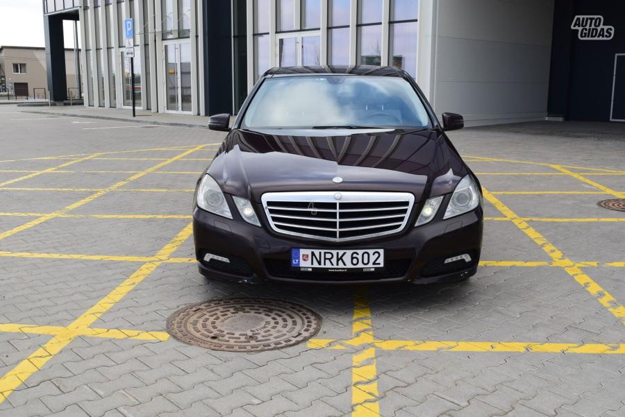 Коричневый Мерседес E 220 2009 в Вильнюс, объемом двигателя 2.10 л и пробегом 390 тыс. км за 4450 €, фото 3 на AUTOMOTO.COM.LV