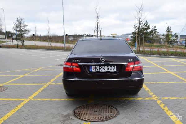 Brūns Mercedes-Benz E 220 2009 Viļņa, ar dzinēja tilpumu 2.10 L un nobraukumu 390 tūkst. km par 4450 €, foto 6 vietnē AUTOMOTO.COM.LV