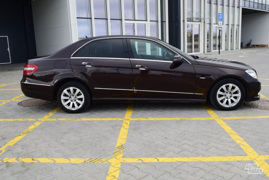Коричневый Мерседес E 220 2009 в Вильнюс, объемом двигателя 2.10 л и пробегом 390 тыс. км за 4450 €, фото 9 на AUTOMOTO.COM.LV
