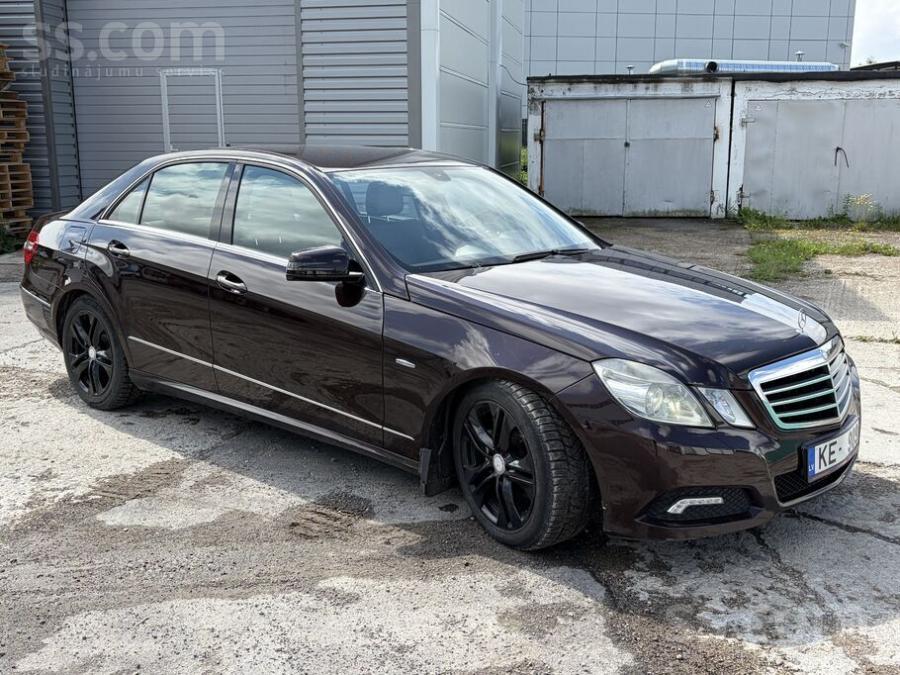 Brown Mercedes-Benz E 220 2009 in Riga, with an engine capacity of 2.20 L and mileage of 343 thousand km for 4100 €, photo 1 on AUTOMOTO.COM.LV