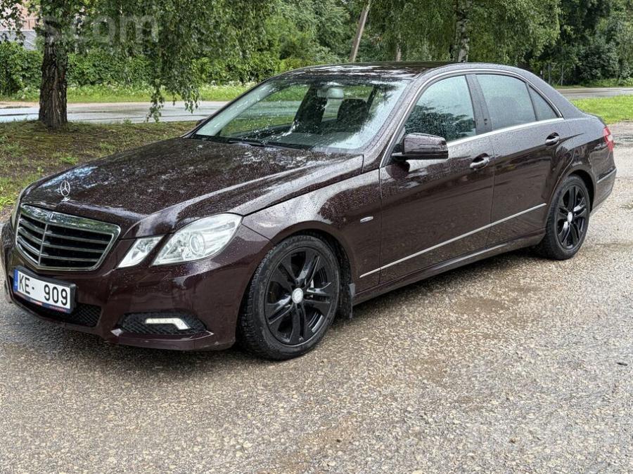 Brown Mercedes-Benz E 220 2009 in Riga, with an engine capacity of 2.20 L and mileage of 343 thousand km for 4100 €, photo 13 on AUTOMOTO.COM.LV