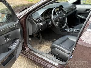 Brown Mercedes-Benz E 220 2009 in Riga, with an engine capacity of 2.20 L and mileage of 343 thousand km for 4100 €, photo 16 on AUTOMOTO.COM.LV