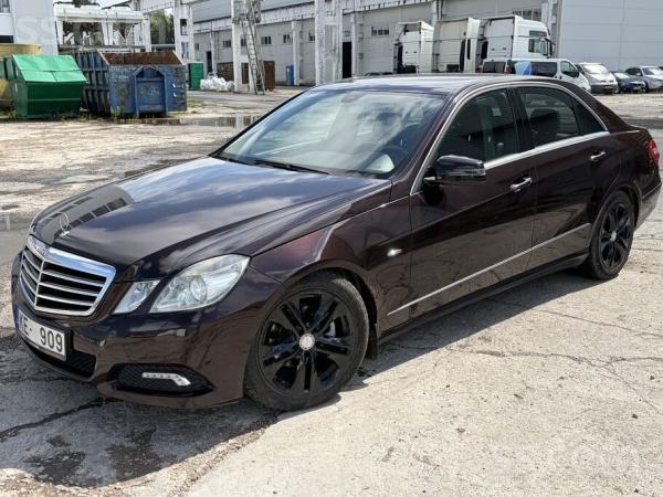 Коричневый Мерседес E 220 2009 в Рига, объемом двигателя 2.20 л и пробегом 343 тыс. км за 4100 €, фото 2 на AUTOMOTO.COM.LV