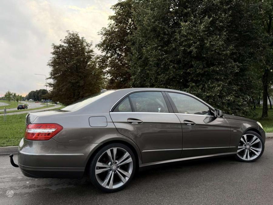 Brūns Mercedes-Benz E 220 2009 Kauņa, ar dzinēja tilpumu 2.14 L un nobraukumu 236 tūkst. km par 6300 €, foto 5 vietnē AUTOMOTO.COM.LV