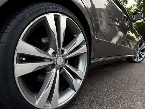 Мерседес E 220 2009 в Каунас на AUTOMOTO.COM.LV Коричневый Мерседес E 220 2009 в Каунас, объемом двигателя 2.14 л и пробегом 236 тыс. км за 6300 €, фото 11 на AUTOMOTO.COM.LV