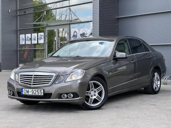 Brown Mercedes-Benz E 220 2010 in Jekabpils, with an engine capacity of 2.10 L and mileage of 240 thousand km for 6990 €, photo 1 on AUTOMOTO.COM.LV