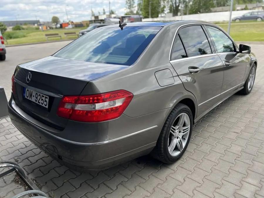 Коричневый Мерседес E 220 2010 в Екабпилс, объемом двигателя 2.10 л и пробегом 240 тыс. км за 6990 €, фото 8 на AUTOMOTO.COM.LV