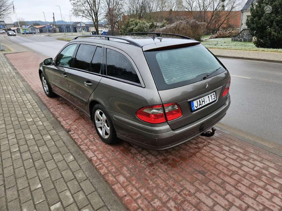 Brown Mercedes-Benz E 220 2006 in Prienai, with an engine capacity of 2.20 L and mileage of 346 thousand km for 1750 €, photo 6 on AUTOMOTO.COM.LV