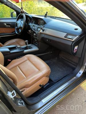 Brown Mercedes-Benz E 220 2010 in Jurmala, with an engine capacity of 2.20 L and mileage of 421 thousand km for 6100 €, photo 9 on AUTOMOTO.COM.LV