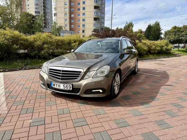 Коричневый Мерседес E 220 2010 в Вильнюс, объемом двигателя 2.14 л и пробегом 345 тыс. км за 4999 €, фото 1 на AUTOMOTO.COM.LV