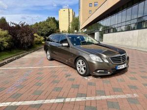 Brown Mercedes-Benz E 220 2010 in Vilnius, with an engine capacity of 2.14 L and mileage of 345 thousand km for 4999 €, photo 4 on AUTOMOTO.COM.LV