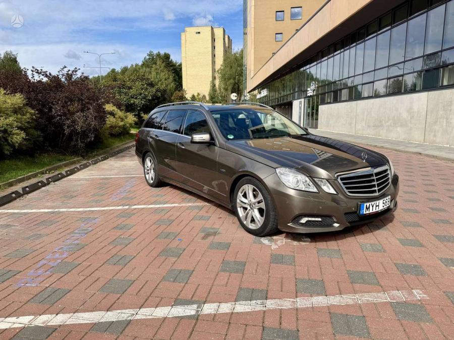 Brown Mercedes-Benz E 220 2010 in Vilnius, with an engine capacity of 2.14 L and mileage of 345 thousand km for 4999 €, photo 4 on AUTOMOTO.COM.LV