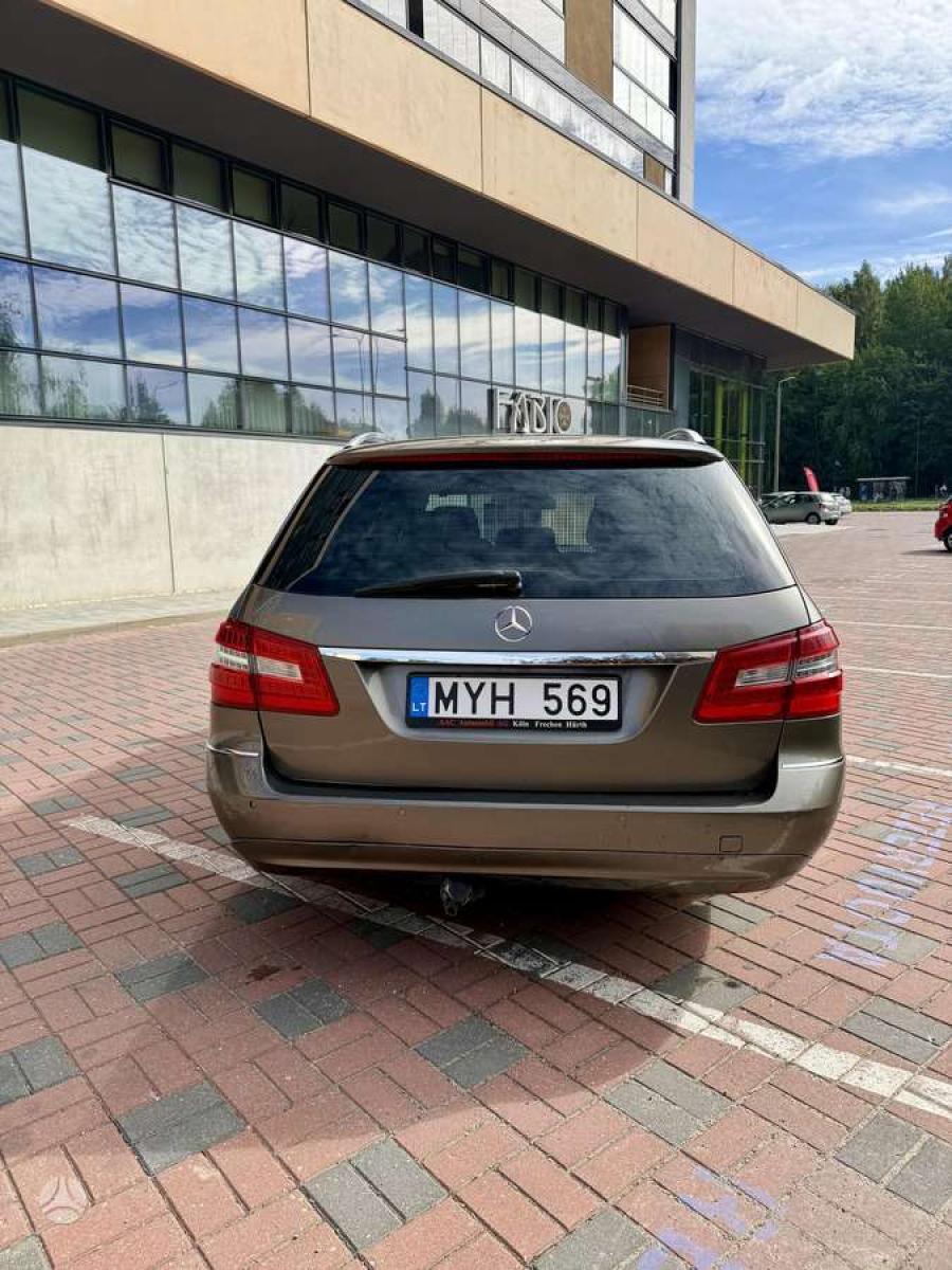 Brown Mercedes-Benz E 220 2010 in Vilnius, with an engine capacity of 2.14 L and mileage of 345 thousand km for 4999 €, photo 6 on AUTOMOTO.COM.LV