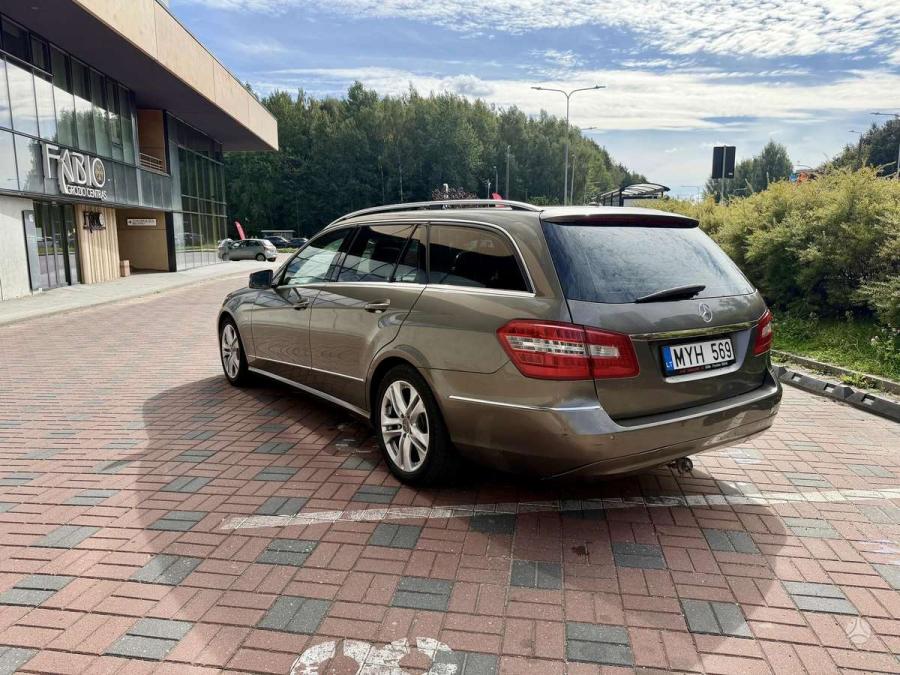Brown Mercedes-Benz E 220 2010 in Vilnius, with an engine capacity of 2.14 L and mileage of 345 thousand km for 4999 €, photo 7 on AUTOMOTO.COM.LV