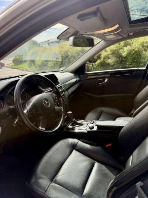 Brown Mercedes-Benz E 220 2010 in Vilnius, with an engine capacity of 2.14 L and mileage of 345 thousand km for 4999 €, photo 9 on AUTOMOTO.COM.LV