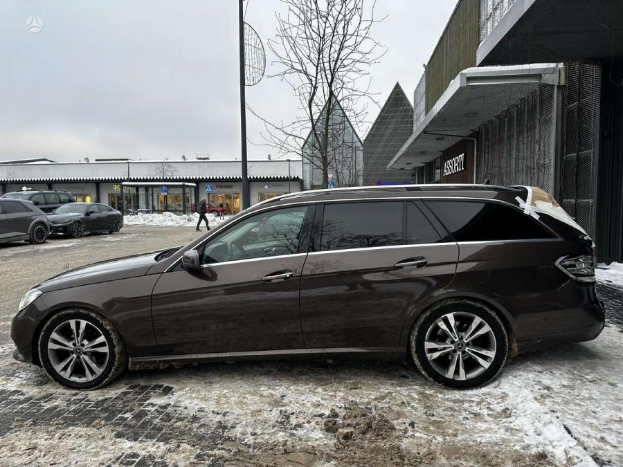 Brūns Mercedes-Benz E 220 2015 Viļņa, ar dzinēja tilpumu 2.14 L un nobraukumu 297 tūkst. km par 4250 €, foto 11 vietnē AUTOMOTO.COM.LV