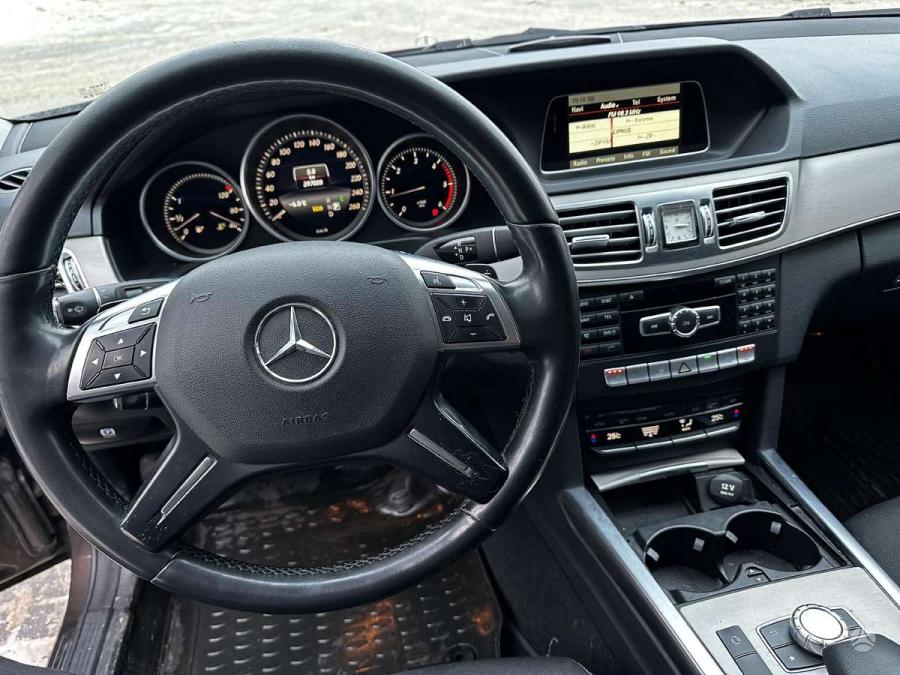 Brūns Mercedes-Benz E 220 2015 Viļņa, ar dzinēja tilpumu 2.14 L un nobraukumu 297 tūkst. km par 4250 €, foto 15 vietnē AUTOMOTO.COM.LV