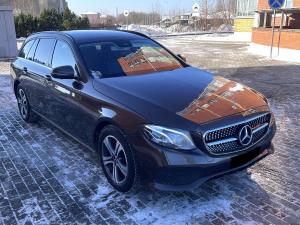 Brown Mercedes-Benz E 220 2017 in Klaipeda, with an engine capacity of 1.95 L and mileage of 356 thousand km for 8999 €, photo 4 on AUTOMOTO.COM.LV