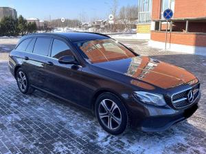 Brown Mercedes-Benz E 220 2017 in Klaipeda, with an engine capacity of 1.95 L and mileage of 356 thousand km for 8999 €, photo 5 on AUTOMOTO.COM.LV