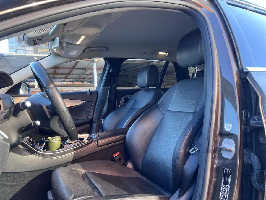 Brown Mercedes-Benz E 220 2017 in Klaipeda, with an engine capacity of 1.95 L and mileage of 356 thousand km for 8999 €, photo 13 on AUTOMOTO.COM.LV