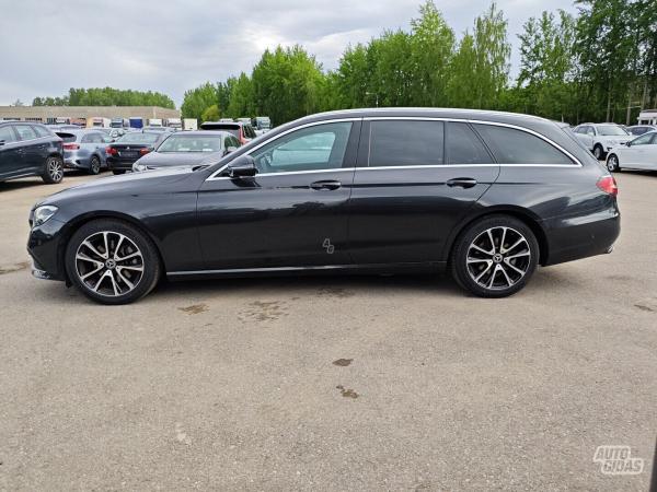 Коричневый Мерседес E 220 2022 в Каунас, объемом двигателя 2.00 л и пробегом 33 тыс. км за 29999 €, фото 4 на AUTOMOTO.COM.LV