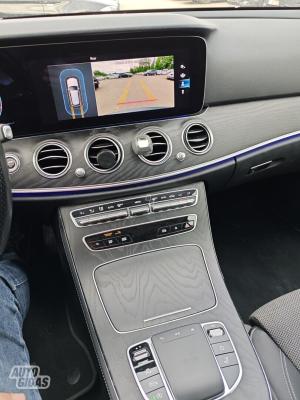 Brown Mercedes-Benz E 220 2022 in Kaunas, with an engine capacity of 2.00 L and mileage of 33 thousand km for 29999 €, photo 7 on AUTOMOTO.COM.LV