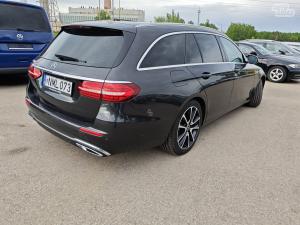 Brown Mercedes-Benz E 220 2022 in Kaunas, with an engine capacity of 2.00 L and mileage of 33 thousand km for 29999 €, photo 15 on AUTOMOTO.COM.LV