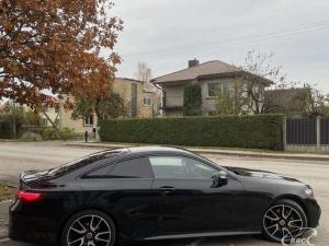 Mercedes-Benz E 220 2017 in Vilnius, with an engine capacity of 1.95 L and mileage of 165 thousand km for 24500 €, photo 5 on AUTOMOTO.COM.LV