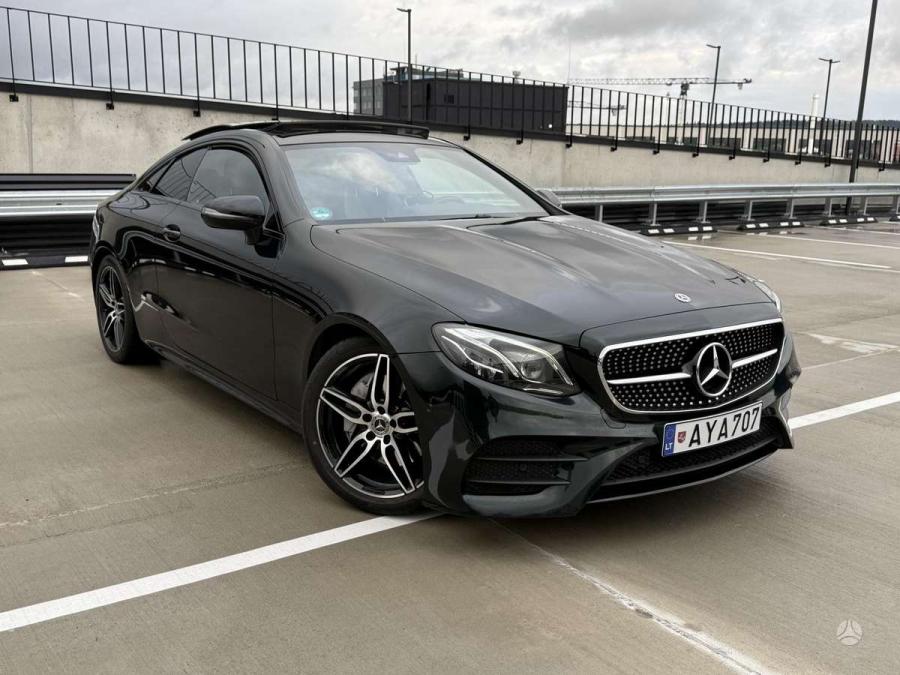 Green Mercedes-Benz E 220 2017 in Vilnius, with an engine capacity of 1.95 L and mileage of 214 thousand km for 28000 €, photo 1 on AUTOMOTO.COM.LV