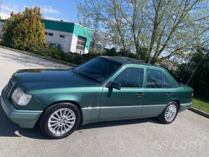 Zaļš Mercedes-Benz E 220 1994 Rīga, ar dzinēja tilpumu 2.20 L un nobraukumu 280 tūkst. km par 8000 €, foto  vietnē AUTOMOTO.COM.LV