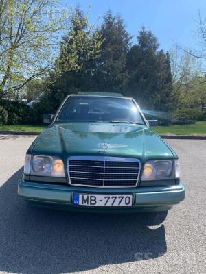 Zaļš Mercedes-Benz E 220 1994 Rīga, ar dzinēja tilpumu 2.20 L un nobraukumu 280 tūkst. km par 8000 €, foto 3 vietnē AUTOMOTO.COM.LV
