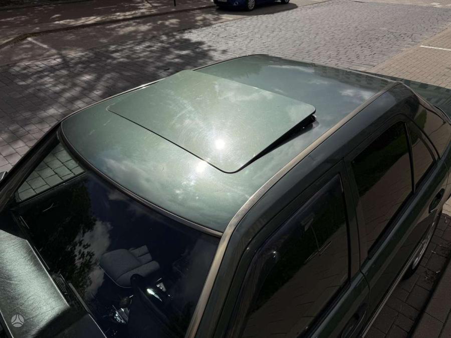 Zaļš Mercedes-Benz E 220 1995 Viļņa, ar dzinēja tilpumu 2.20 L un nobraukumu 289 tūkst. km par 4500 €, foto 13 vietnē AUTOMOTO.COM.LV