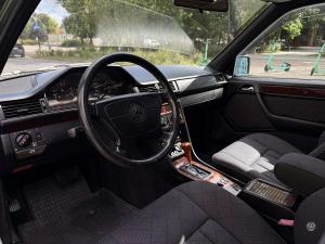 Zaļš Mercedes-Benz E 220 1995 Viļņa, ar dzinēja tilpumu 2.20 L un nobraukumu 289 tūkst. km par 4500 €, foto 15 vietnē AUTOMOTO.COM.LV