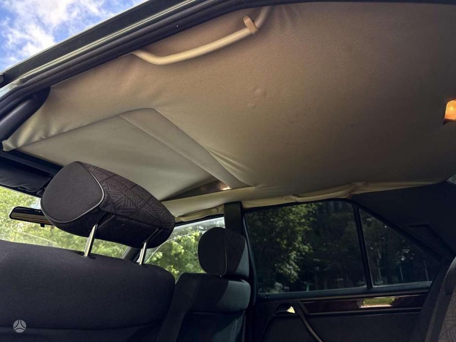 Zaļš Mercedes-Benz E 220 1995 Viļņa, ar dzinēja tilpumu 2.20 L un nobraukumu 289 tūkst. km par 4500 €, foto 22 vietnē AUTOMOTO.COM.LV