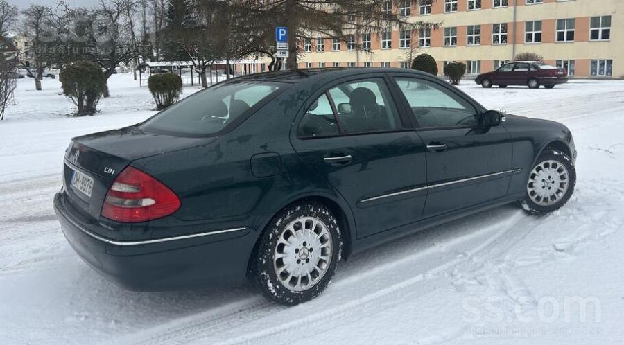 Zaļš Mercedes-Benz E 220 2004 Krāslava, ar dzinēja tilpumu 2.20 L un nobraukumu 319 tūkst. km par 3750 €, foto 3 vietnē AUTOMOTO.COM.LV