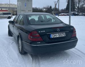 Zaļš Mercedes-Benz E 220 2004 Krāslava, ar dzinēja tilpumu 2.20 L un nobraukumu 319 tūkst. km par 3750 €, foto 4 vietnē AUTOMOTO.COM.LV