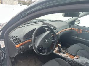 Zaļš Mercedes-Benz E 220 2004 Krāslava, ar dzinēja tilpumu 2.20 L un nobraukumu 319 tūkst. km par 3750 €, foto 7 vietnē AUTOMOTO.COM.LV