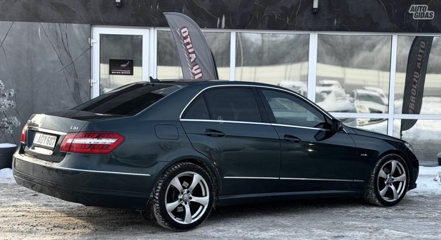 Zaļš Mercedes-Benz E 220 2009 Radviliškis, ar dzinēja tilpumu 2.10 L un nobraukumu 559 tūkst. km par 4150 €, foto 8 vietnē AUTOMOTO.COM.LV