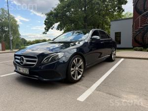 Zaļš Mercedes-Benz E 220 2016 Rīga, ar dzinēja tilpumu 2.00 L un nobraukumu 222 tūkst. km par 20495 €, foto  vietnē AUTOMOTO.COM.LV