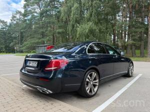 Green Mercedes-Benz E 220 2016 in Riga, with an engine capacity of 2.00 L and mileage of 222 thousand km for 20495 €, photo 6 on AUTOMOTO.COM.LV