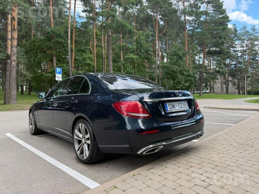Green Mercedes-Benz E 220 2016 in Riga, with an engine capacity of 2.00 L and mileage of 222 thousand km for 20495 €, photo 8 on AUTOMOTO.COM.LV
