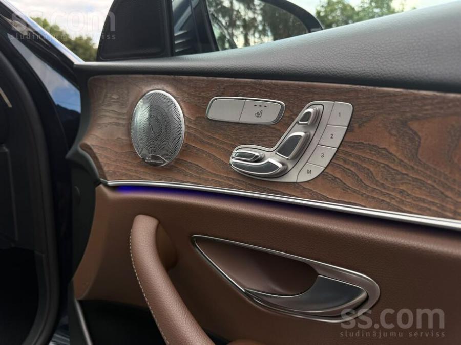 Green Mercedes-Benz E 220 2016 in Riga, with an engine capacity of 2.00 L and mileage of 222 thousand km for 20495 €, photo 11 on AUTOMOTO.COM.LV