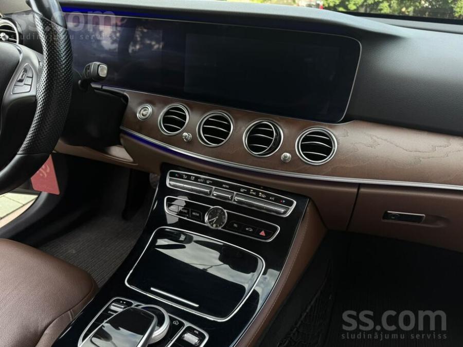 Green Mercedes-Benz E 220 2016 in Riga, with an engine capacity of 2.00 L and mileage of 222 thousand km for 20495 €, photo 16 on AUTOMOTO.COM.LV