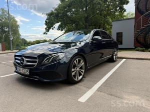 Zaļš Mercedes-Benz E 220 2016 Rīga, ar dzinēja tilpumu 2.00 L un nobraukumu 221 tūkst. km par 20495 €, foto  vietnē AUTOMOTO.COM.LV