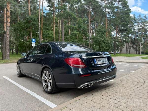 Green Mercedes-Benz E 220 2016 in Riga, with an engine capacity of 2.00 L and mileage of 221 thousand km for 20495 €, photo 7 on AUTOMOTO.COM.LV