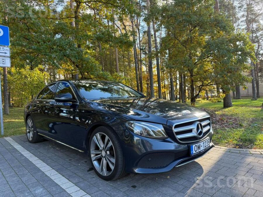 Zaļš Mercedes-Benz E 220 2016 Rīga, ar dzinēja tilpumu 2.00 L un nobraukumu 224 tūkst. km par 18695 €, foto 4 vietnē AUTOMOTO.COM.LV