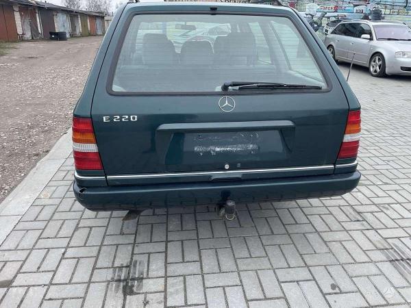 Zaļš Mercedes-Benz E 220 1995 Marijampole, ar dzinēja tilpumu 2.20 L un nobraukumu 157 tūkst. km par 2100 €, foto 7 vietnē AUTOMOTO.COM.LV